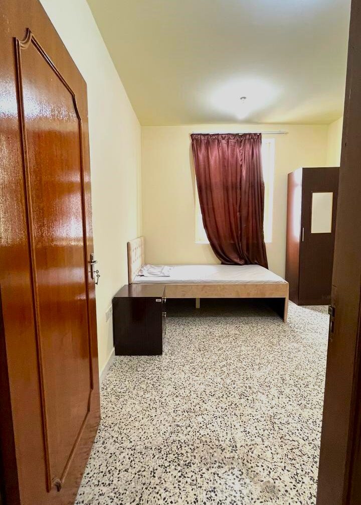 family room for rent in shabia 10 , 2000 AED per month | ewaar