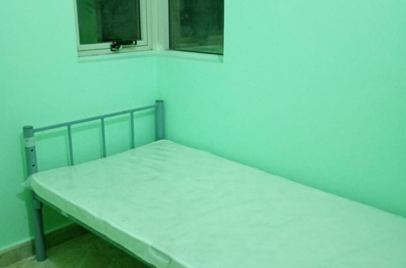 Partition Room Available in TCA near Emirates Plaza Hotel AED 1300 | ewaar
